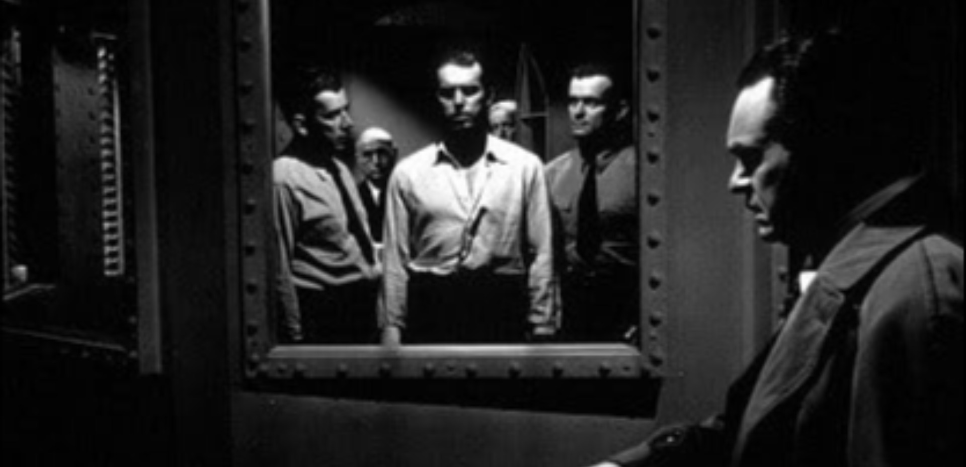 فیلم سینمایی غرامت مضاعف - Double Indemnity 1944 | نمایش